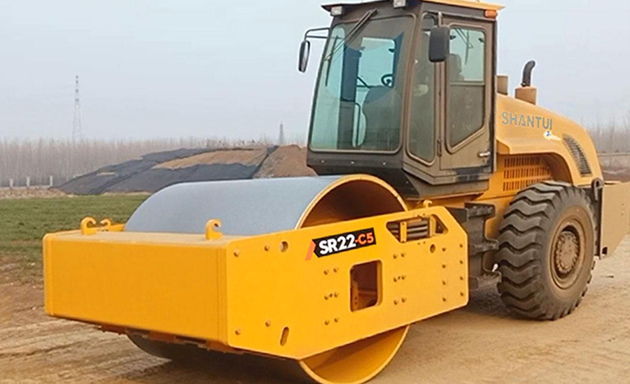 SR22-C5 single-drum road roller for rural roadbed compacting in a city ...
